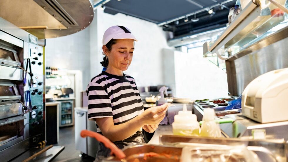 Kitchen Efficiency - The key to better run restaurant kitchens - S4labour